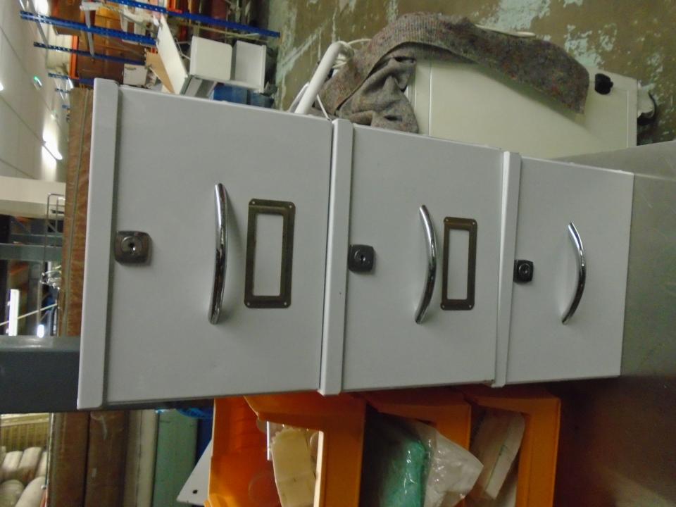 White lock box | FILM MEDICAL