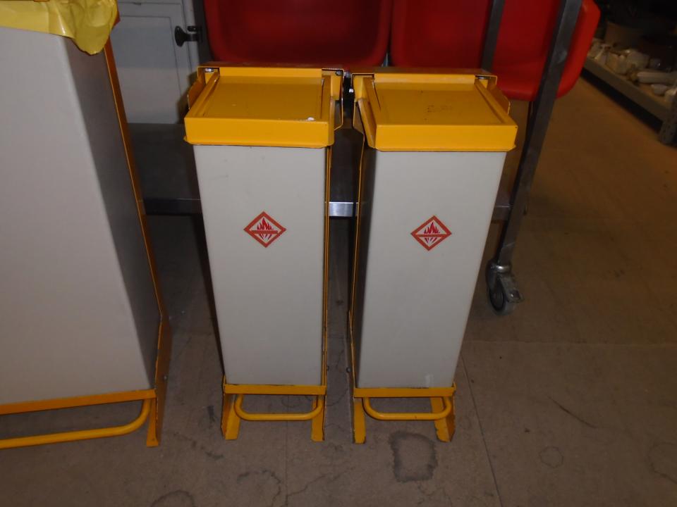 Small Clinical Waste Bin | FILM MEDICAL