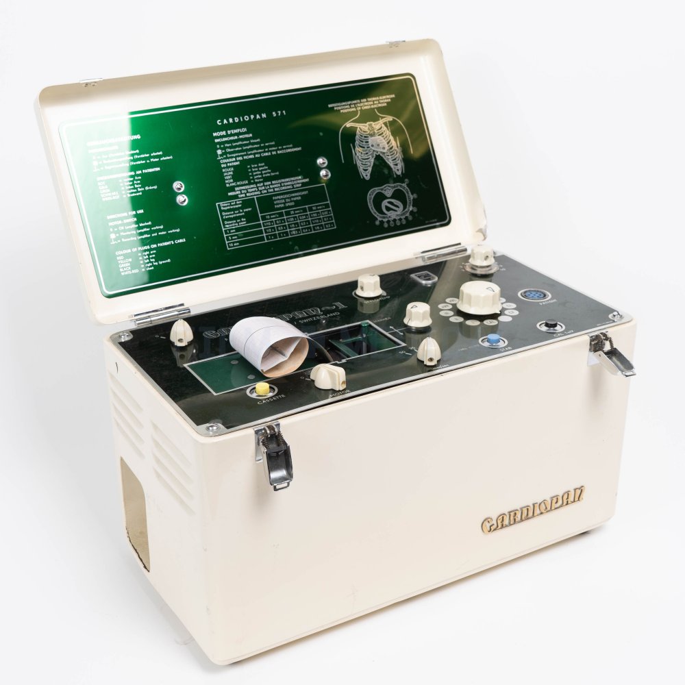 Period Cased ECG Machine | FILM MEDICAL