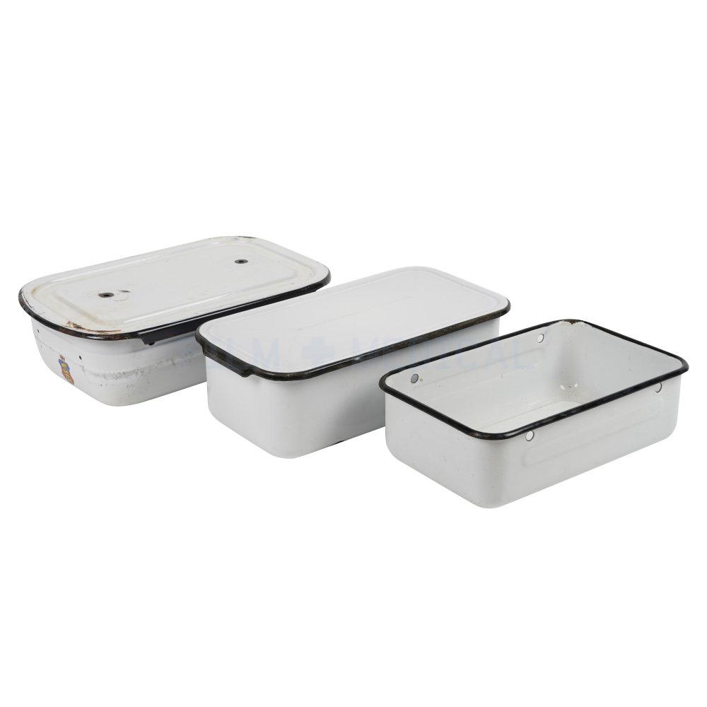 Group Of Enamel Trays Priced Individually | FILM MEDICAL