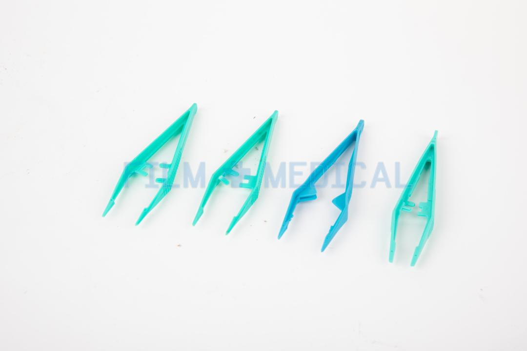 Tweezers Plastic Various (priced individually) | FILM MEDICAL