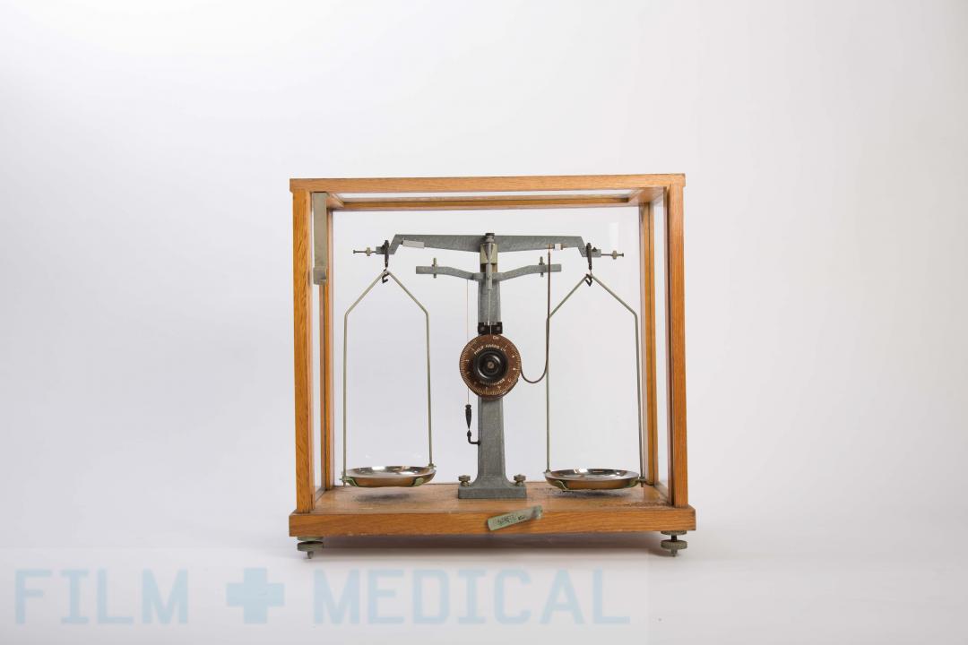 Laboratory Weighing Scales | FILM MEDICAL