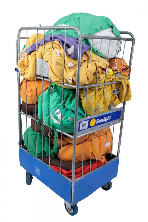 Laundry Cage Dressed | FILM MEDICAL