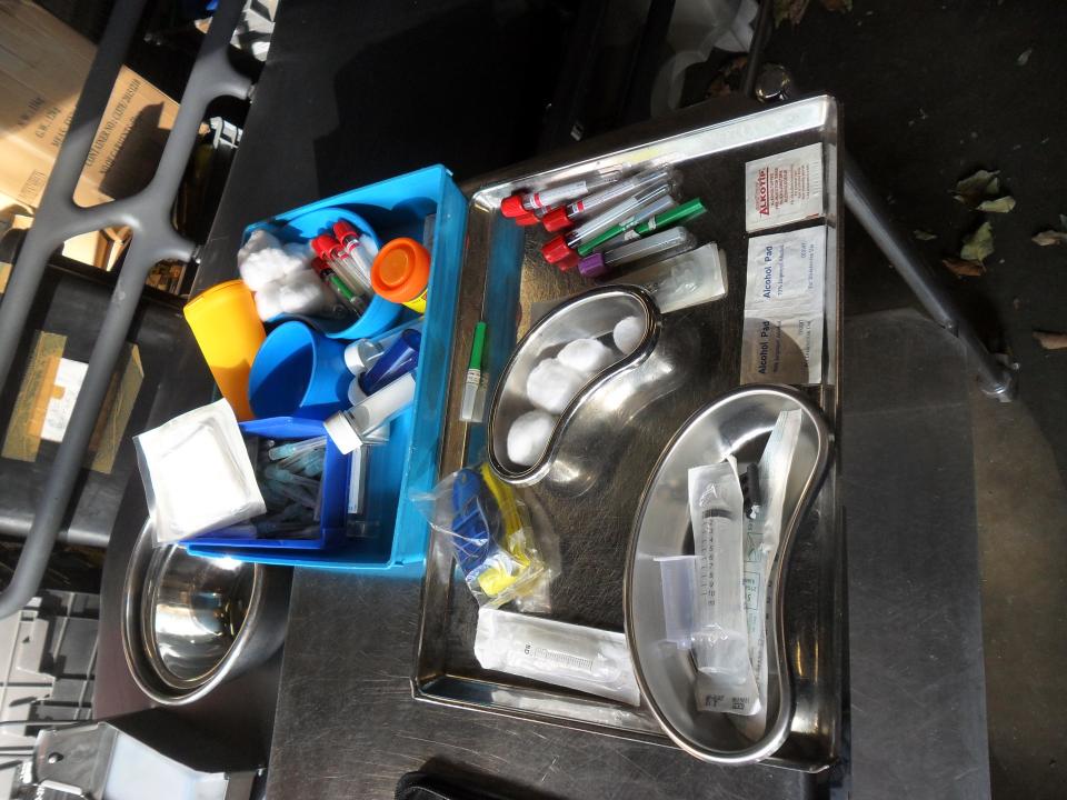 blood letting kit | FILM MEDICAL