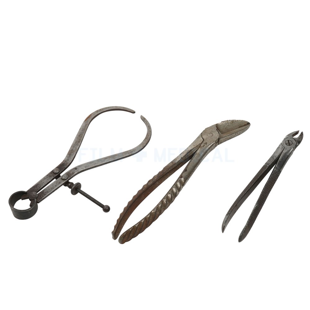 Tarnished Instruments | FILM MEDICAL