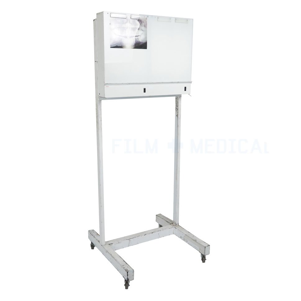 Free Standing Lightbox | FILM MEDICAL
