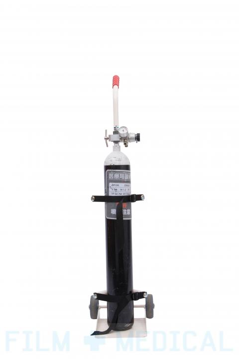 Oxygen tank and trolley | FILM MEDICAL