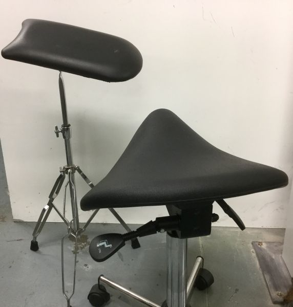 Tattoo stool and armrest | FILM MEDICAL