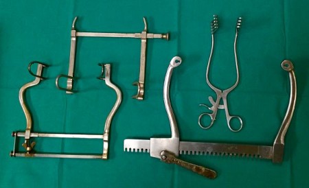 chest spreaders L shaped | FILM MEDICAL