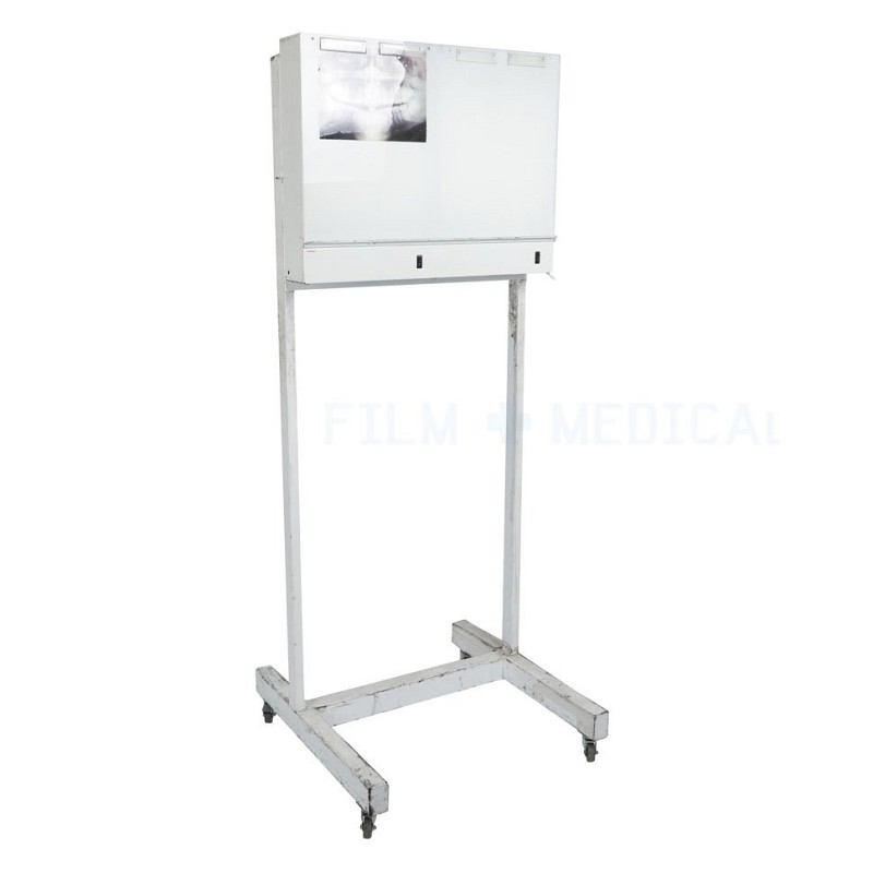 Free Standing Lightbox | FILM MEDICAL